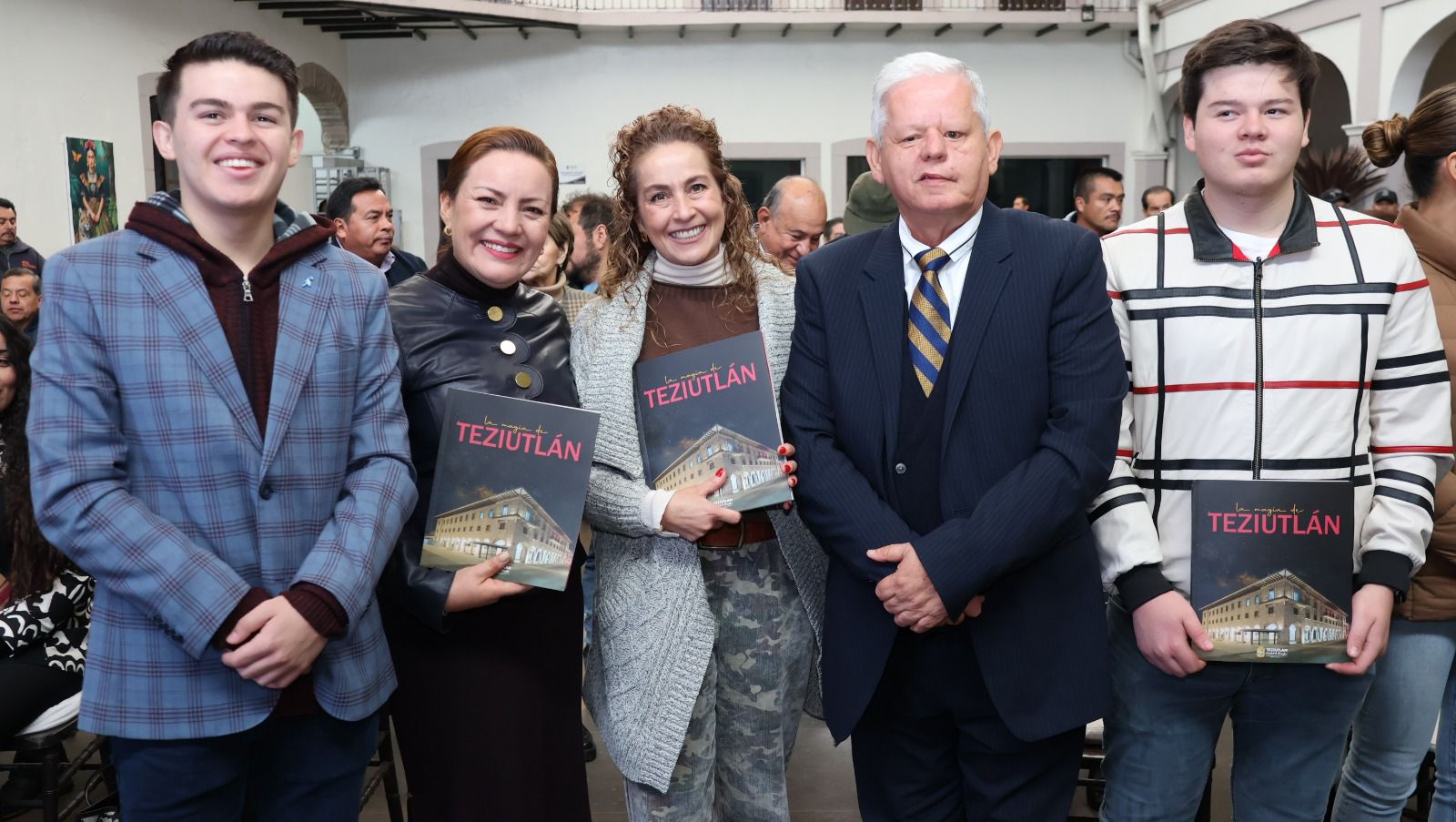El presidente Carlos Peredo presenta el Libro “La Magia de Teziutlán ...